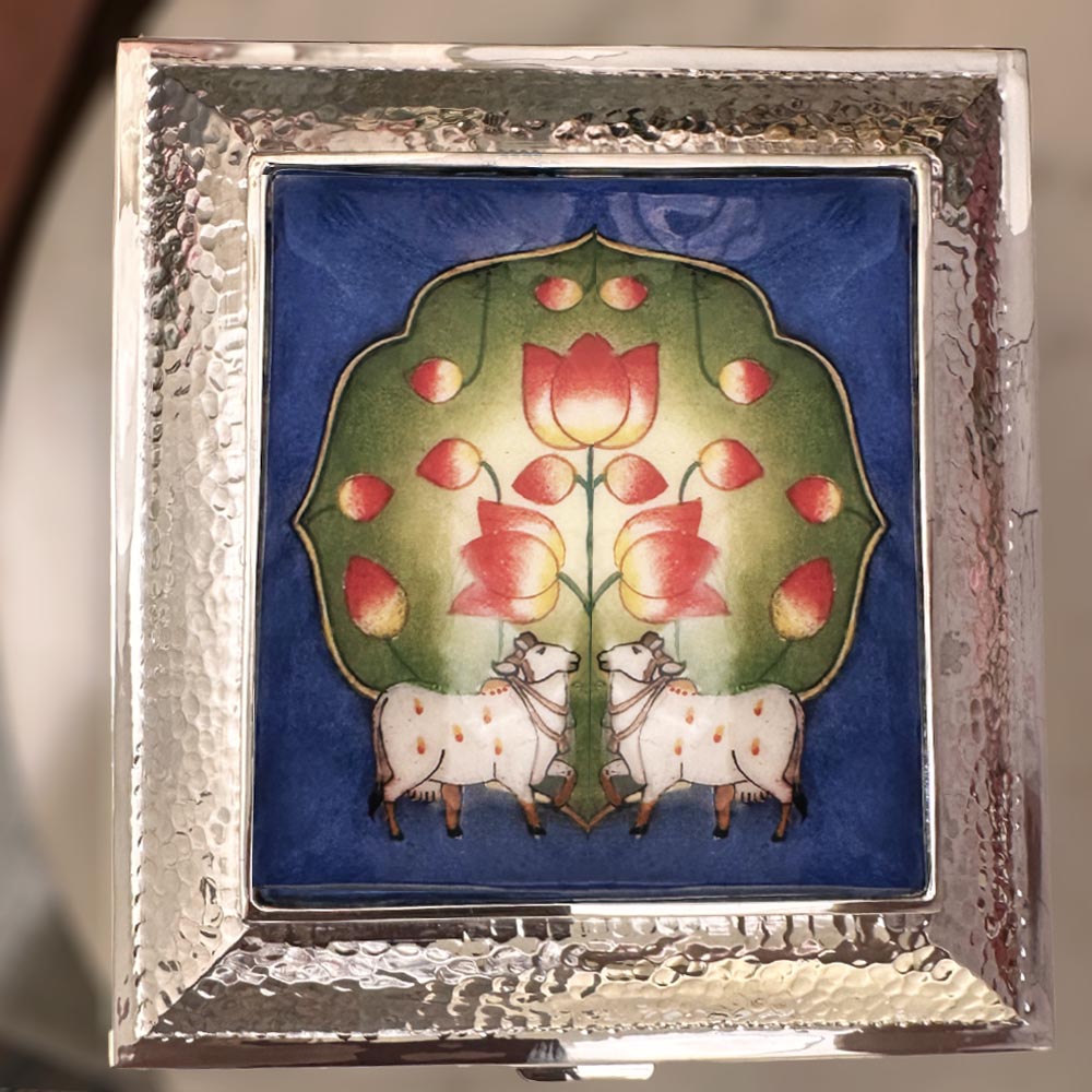 Radiant Enamel Silver Mewa Daan Box | 92.5 Silver – Sneha Rateria Store